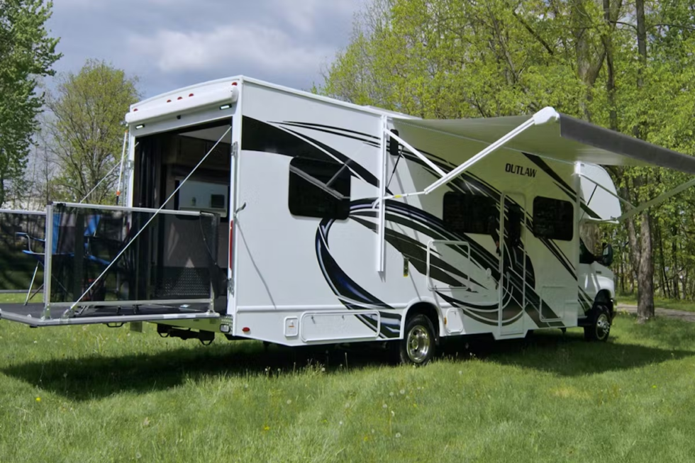 Top Things You Need to Know About a Toy Hauler Camper - Interstate Haulers
